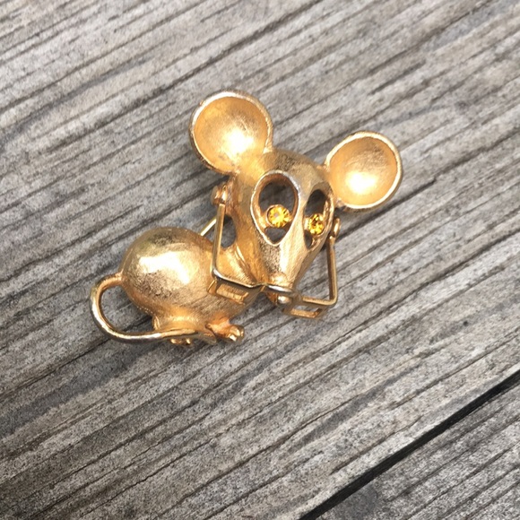 Avon | Jewelry | Avon Mouse With Glasses Brooch | Poshmark